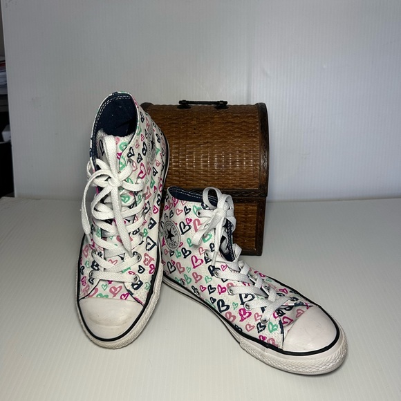 Converse | Shoes | Converse Heart Pattern Hightop Sneakers S5 | Poshmark
